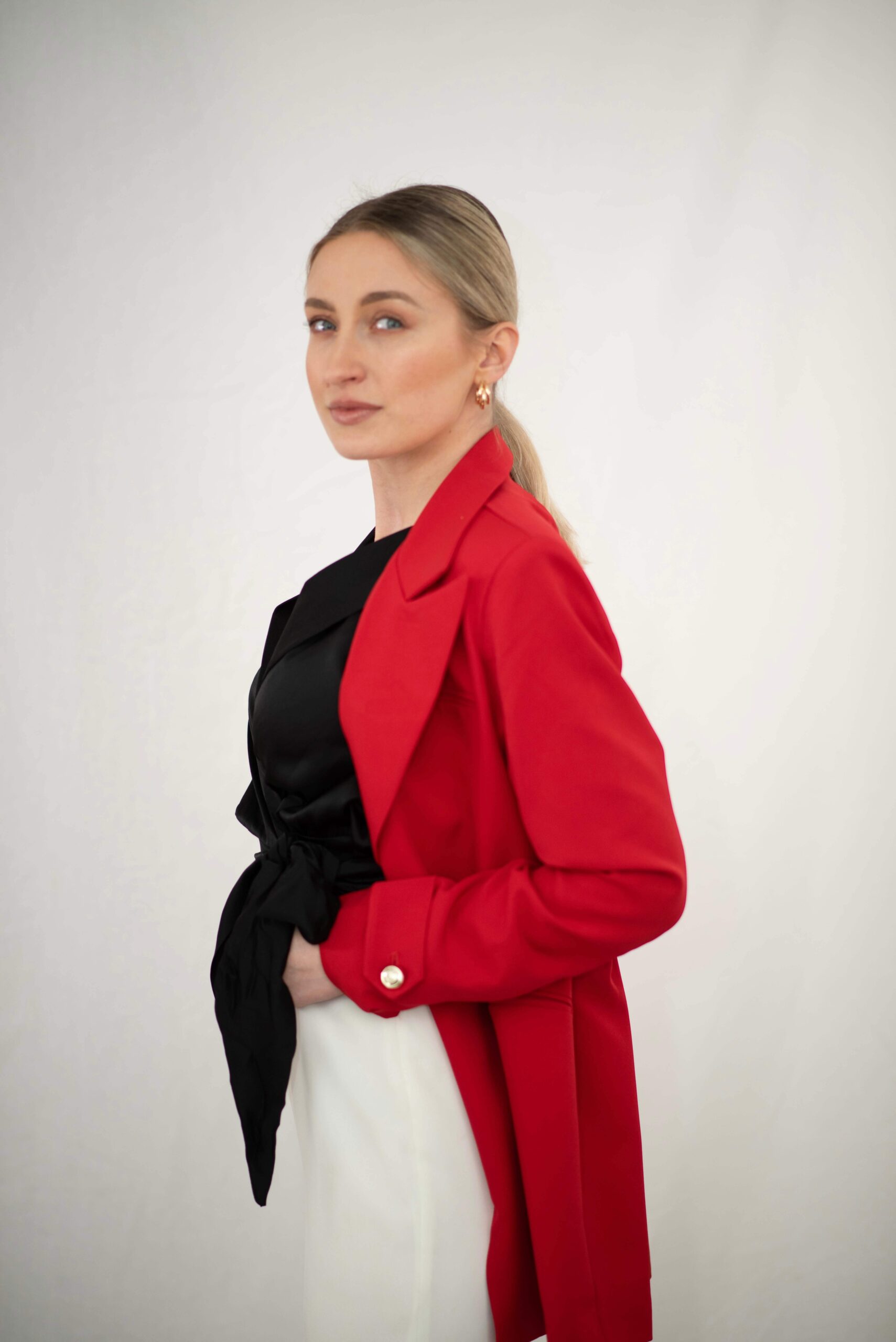 Crveni sako sa detaljima – MILA official