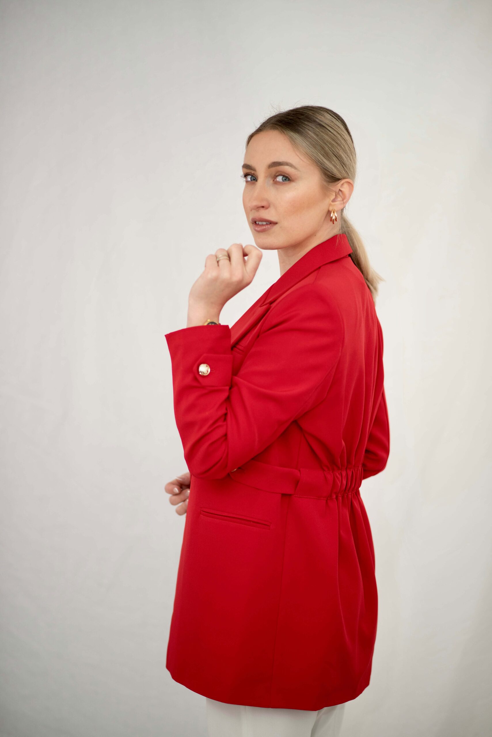 Crveni sako sa detaljima – MILA official